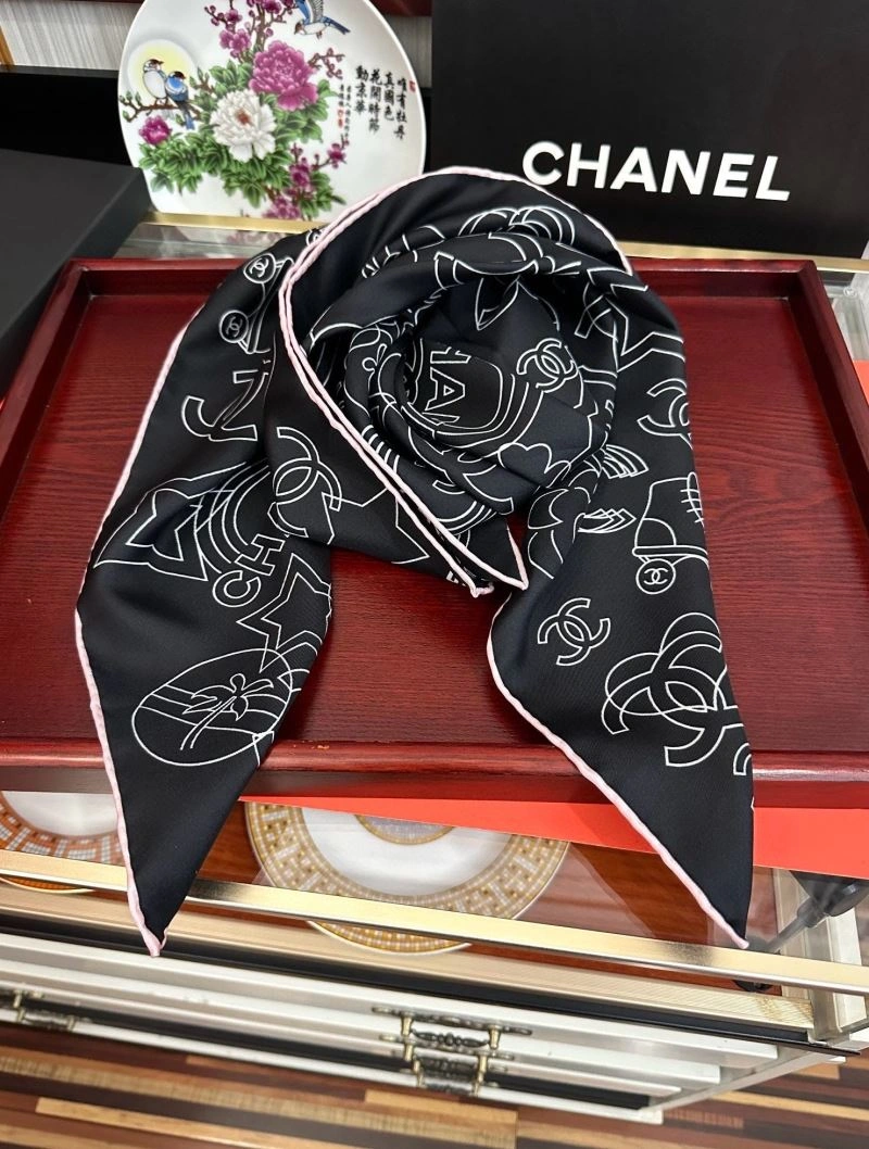 Top mirror Chanel Scarf