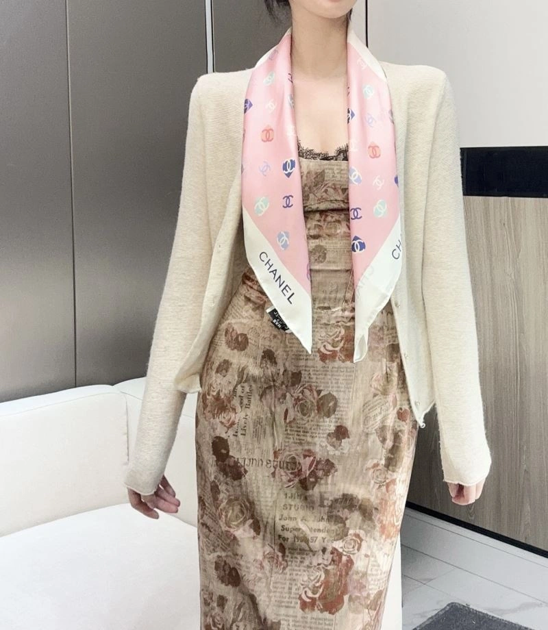 Low-cost Chanel Scarf