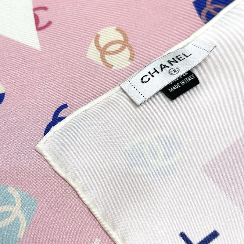 Low-cost Chanel Scarf