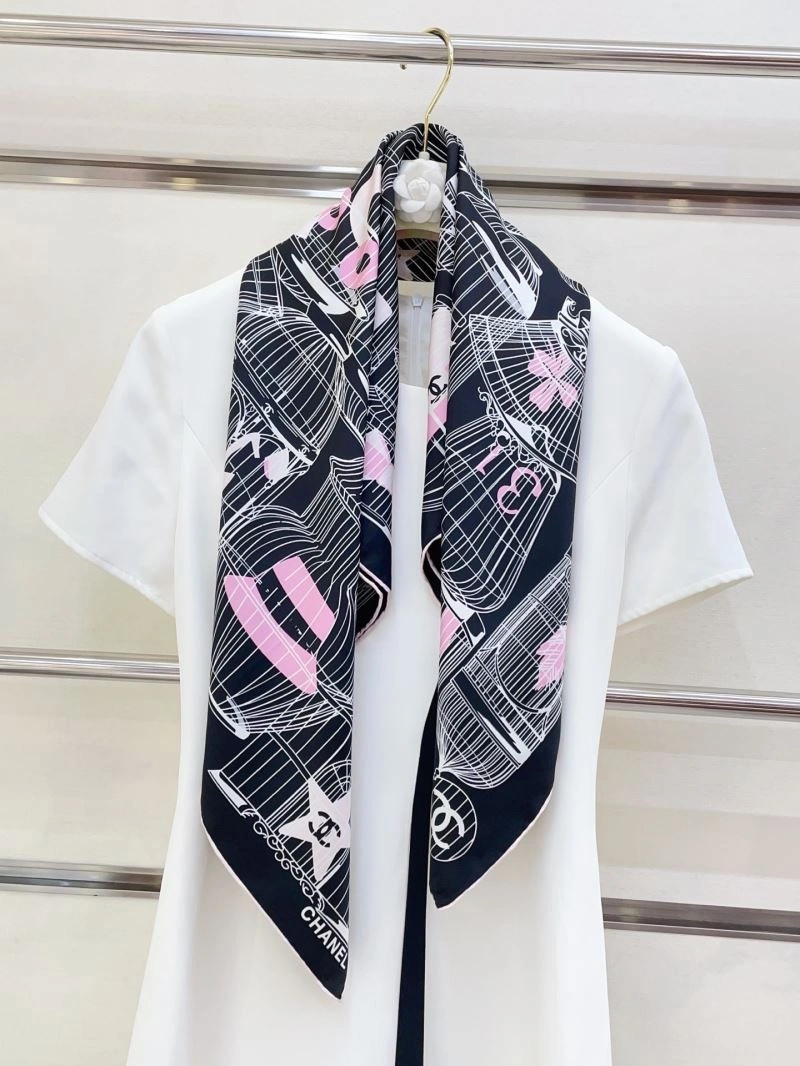 Top mirror Chanel Scarf
