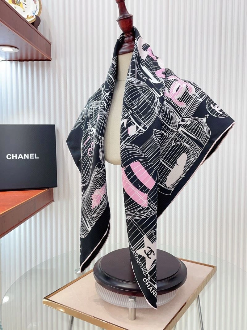 Top mirror Chanel Scarf