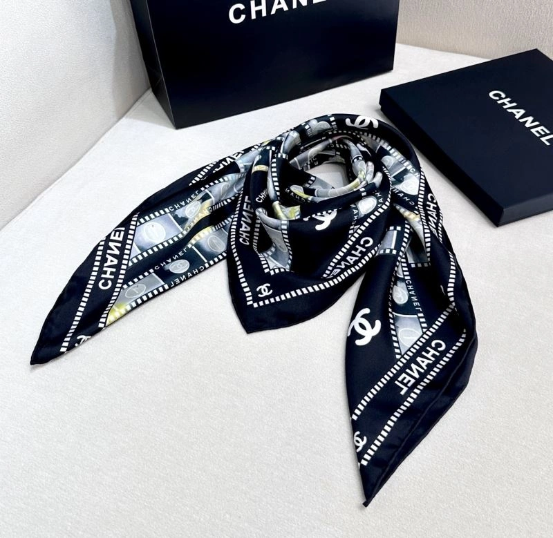 Top mirror Chanel Scarf