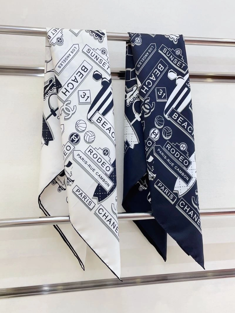 Accurate model Chanel Scarf