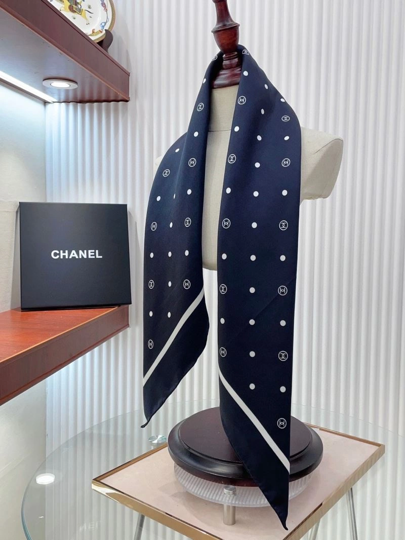 Accurate model Chanel Scarf