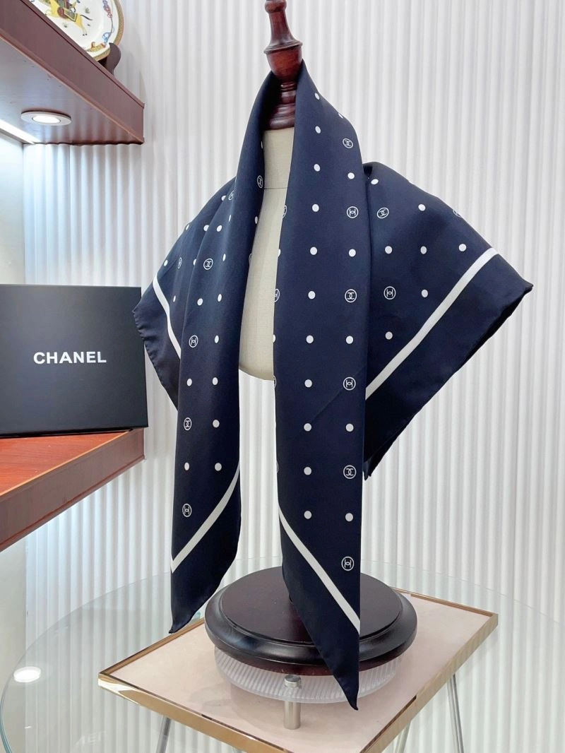 Accurate model Chanel Scarf