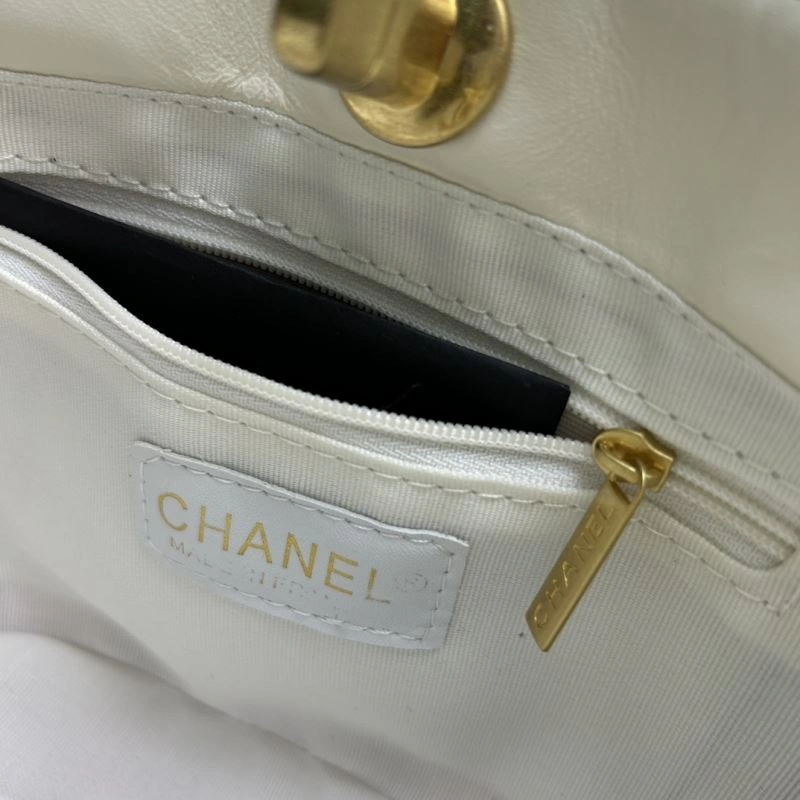 Top match Chanel Shopping Bags