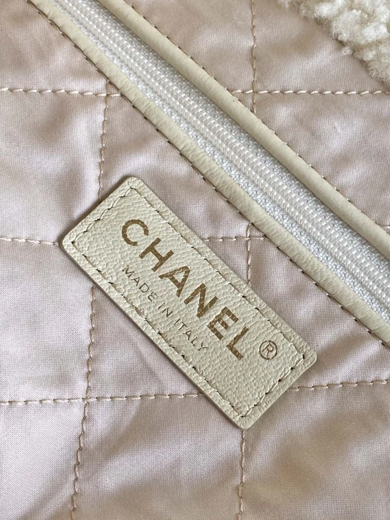 Perfect replica Chanel Shopping Bags