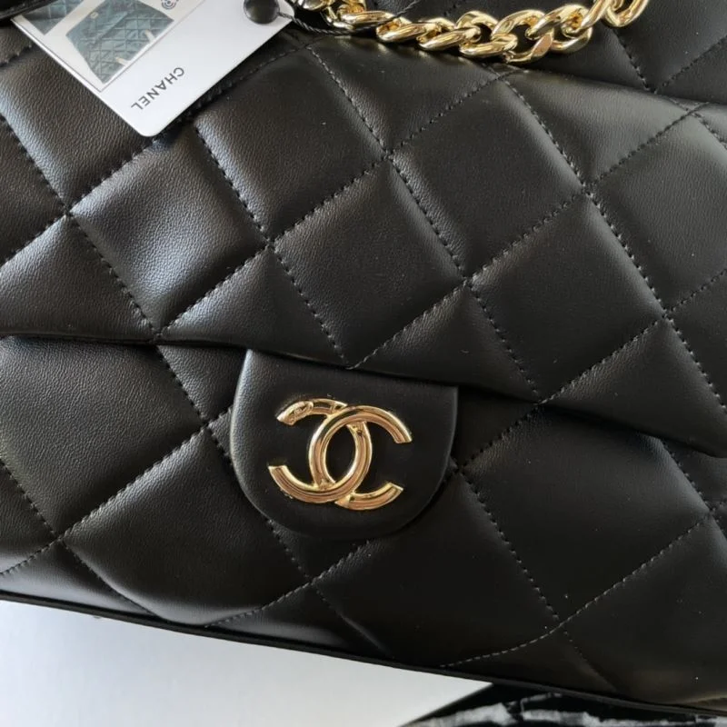 Low-cost Chanel Shopping Bags