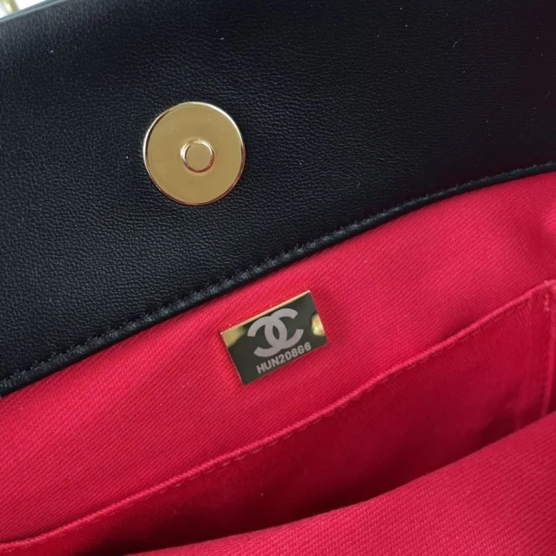 Low-cost Chanel Shopping Bags