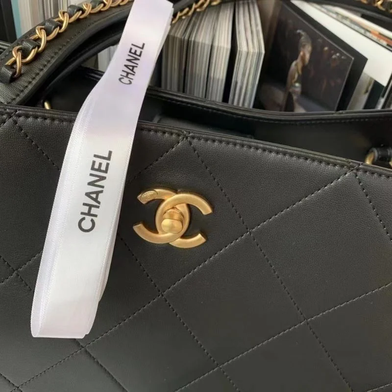 Top match Chanel Shopping Bags