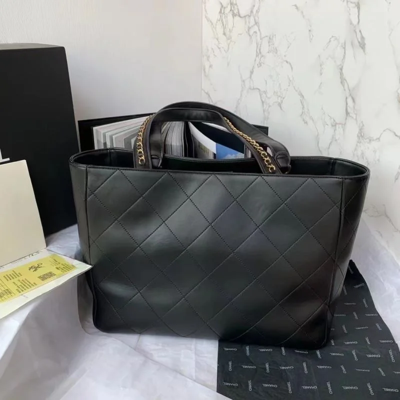 Top match Chanel Shopping Bags