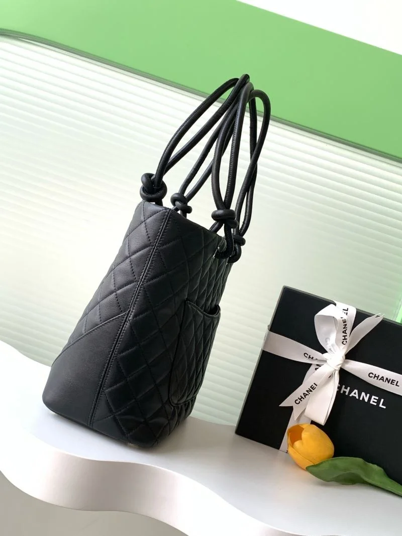 Low-cost Chanel Shopping Bags