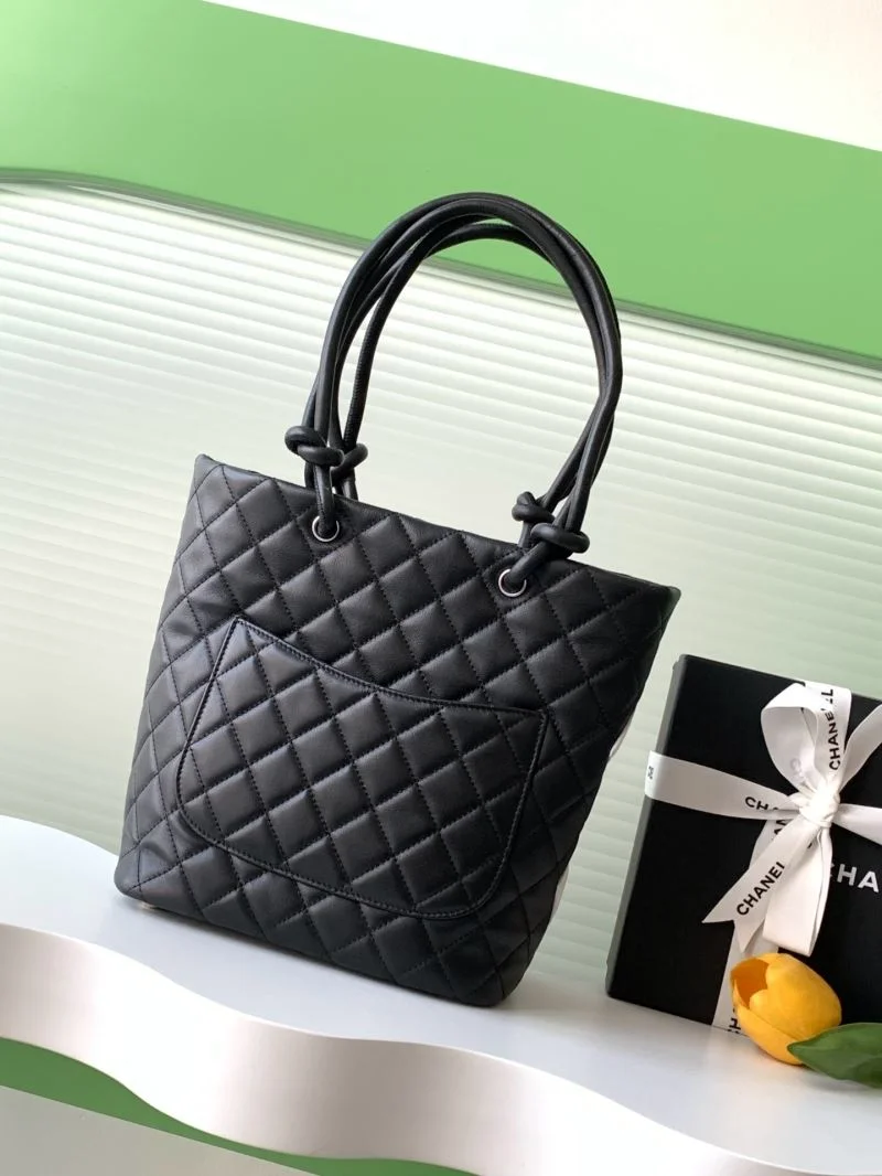 Low-cost Chanel Shopping Bags