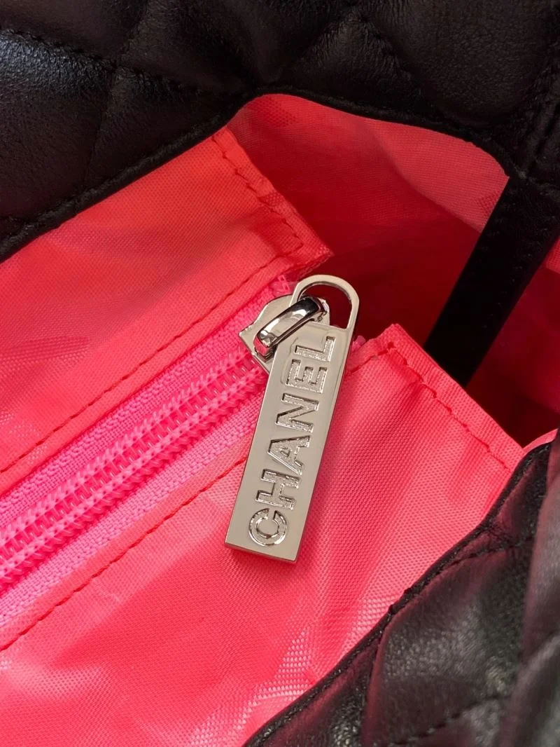 Low-cost Chanel Shopping Bags