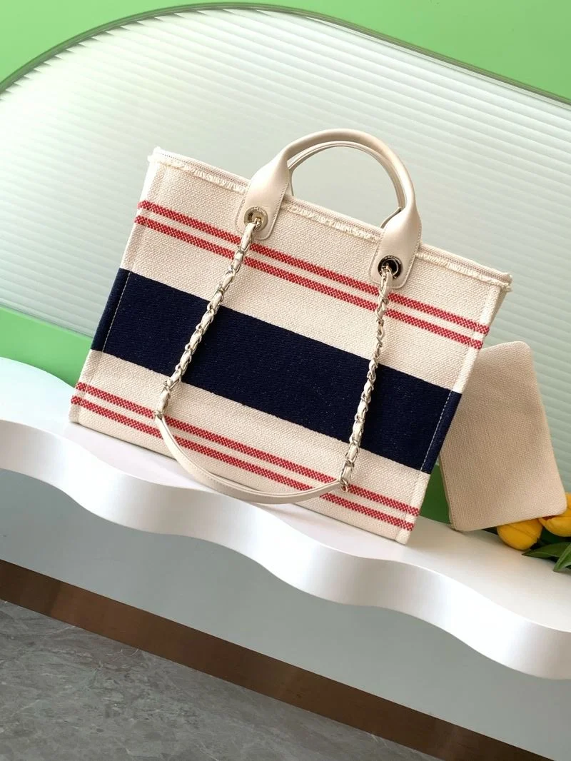 Top match Chanel Shopping Bags