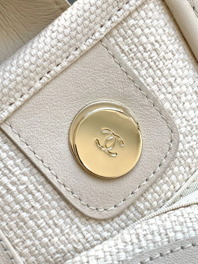 Top match Chanel Shopping Bags