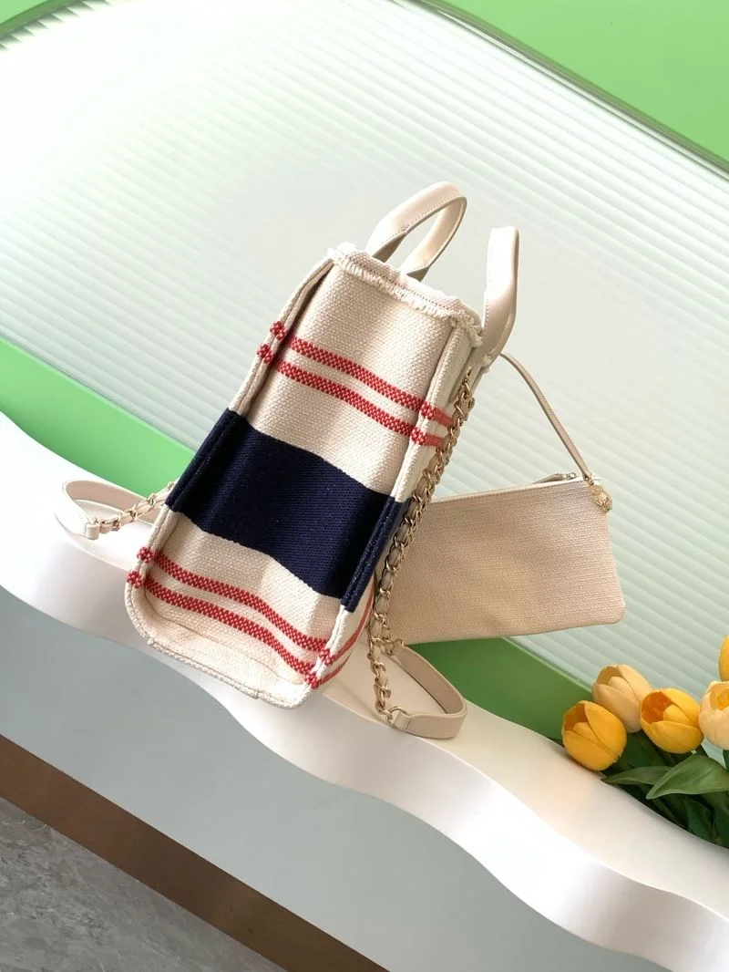 Accurate model Chanel Shopping Bags