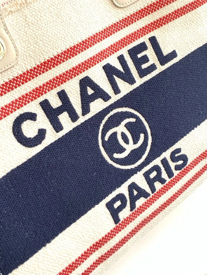 Accurate model Chanel Shopping Bags