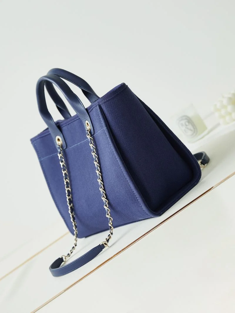 Low-cost Chanel Shopping Bags