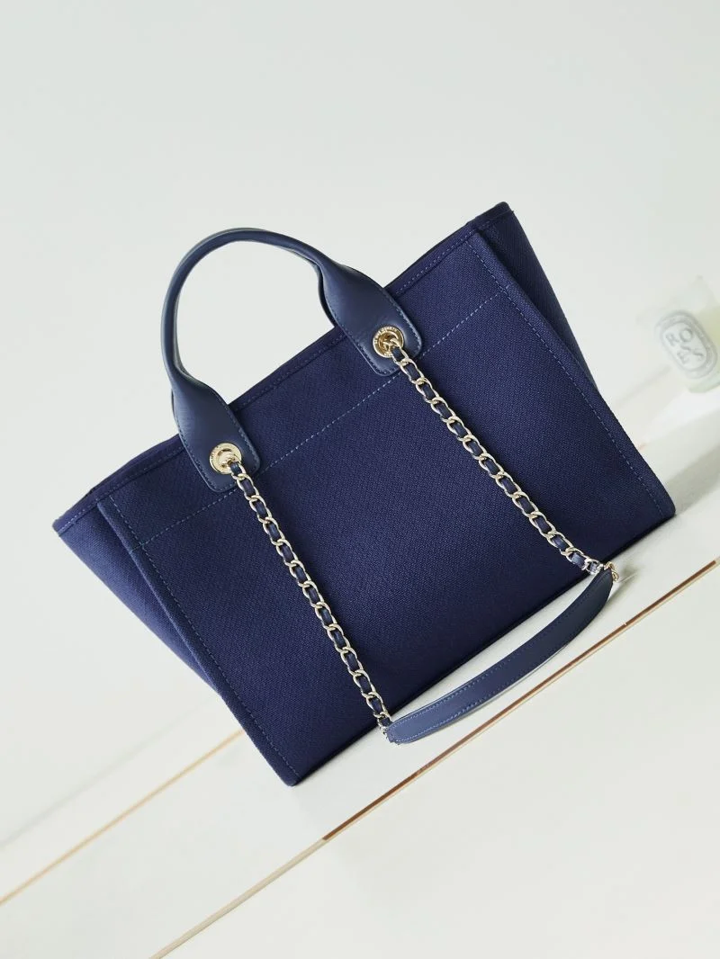 Low-cost Chanel Shopping Bags