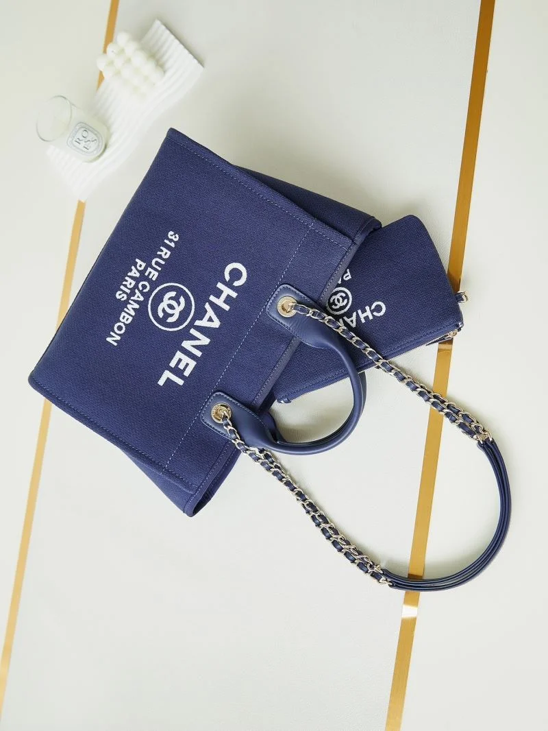 Low-cost Chanel Shopping Bags