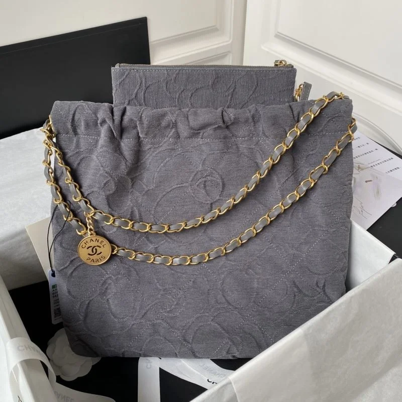Low-cost Chanel Shopping Bags