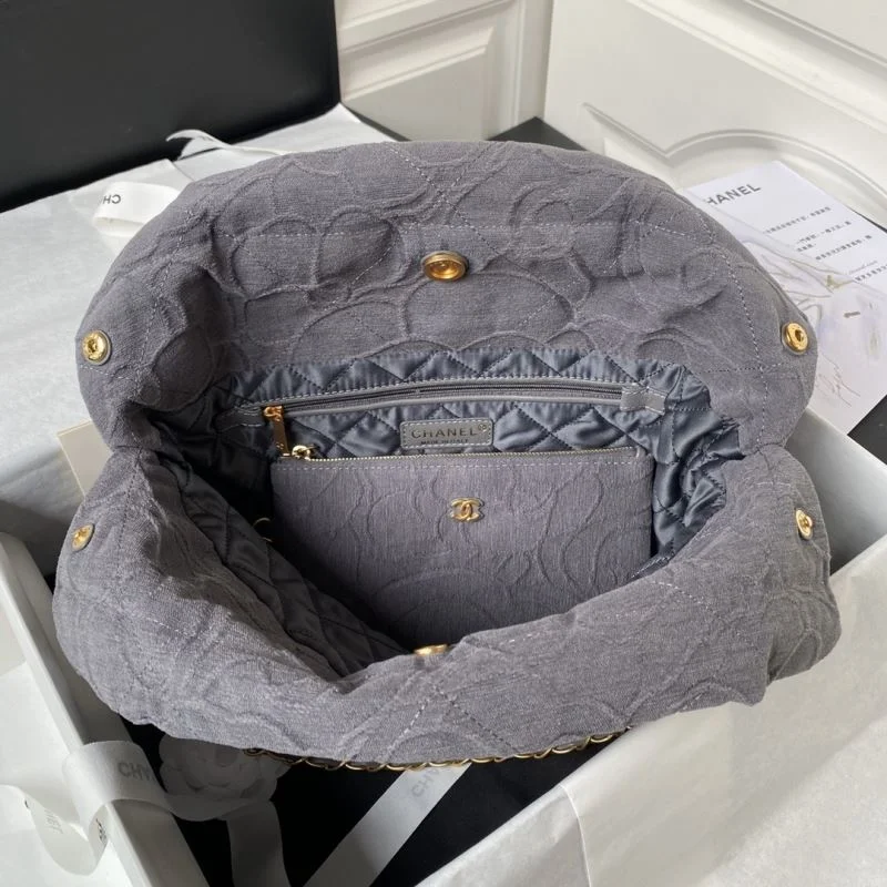 Low-cost Chanel Shopping Bags