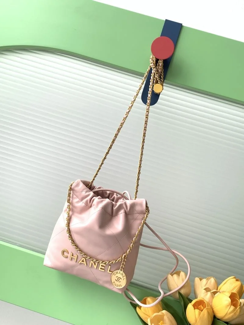 Top match Chanel Shopping Bags