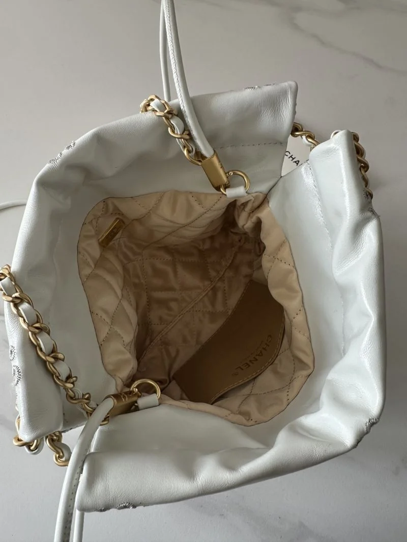 Accurate model Chanel Shopping Bags