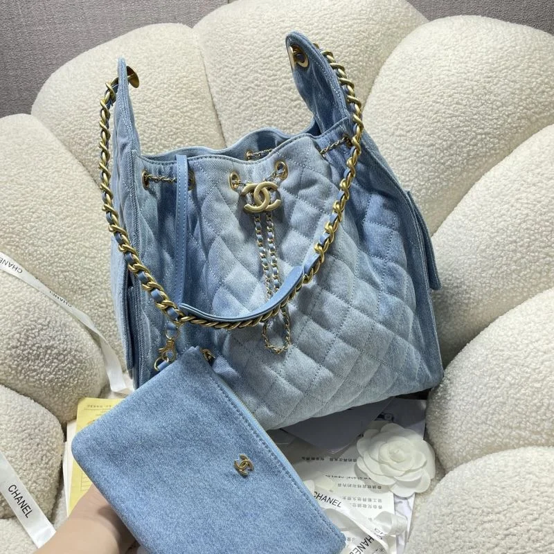 Low-cost Chanel Shopping Bags