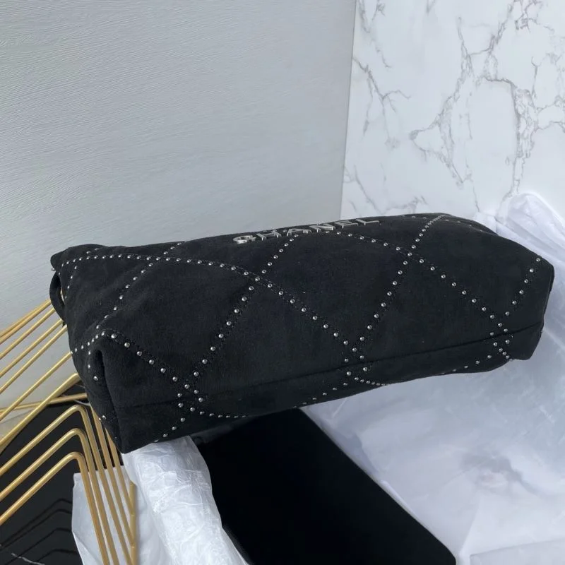 Inexpensive Chanel Shopping Bags