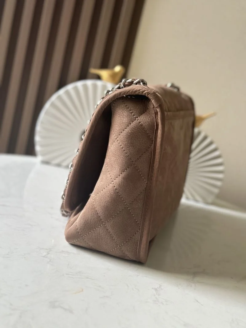 Low-cost Chanel Shopping Bags
