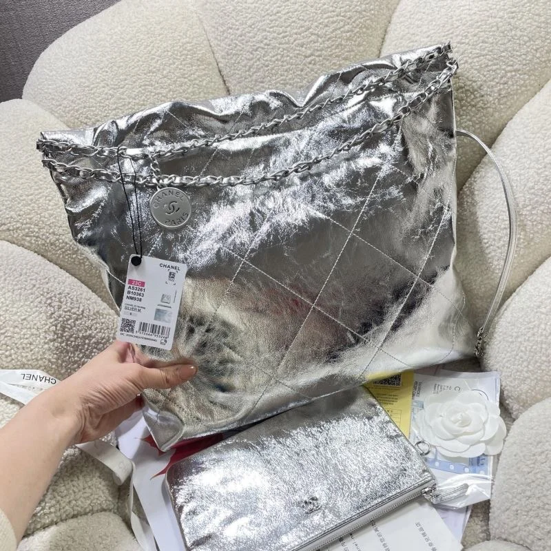 Low-cost Chanel Shopping Bags
