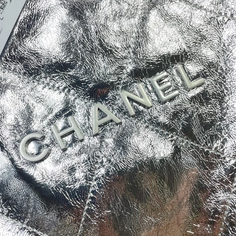 Low-cost Chanel Shopping Bags