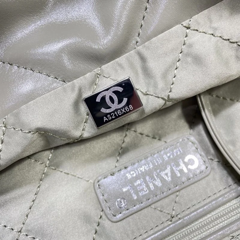 Top match Chanel Shopping Bags