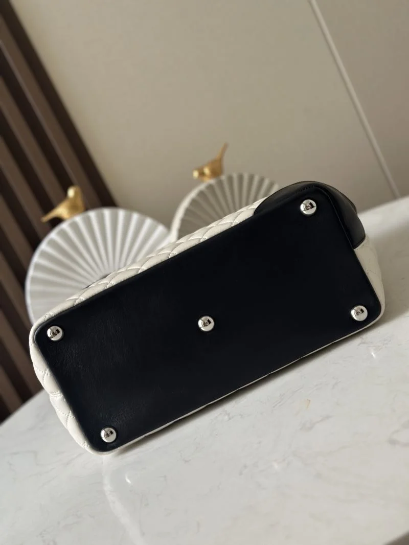 Perfect replica Chanel Shopping Bags