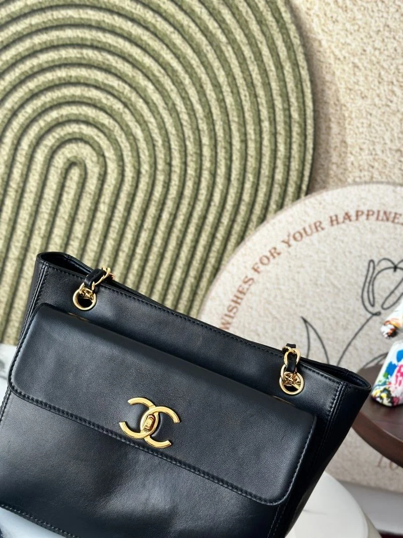 Low-cost Chanel Shopping Bags