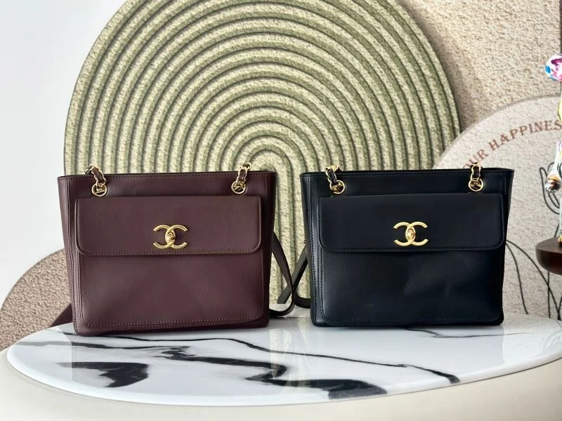 Low-cost Chanel Shopping Bags