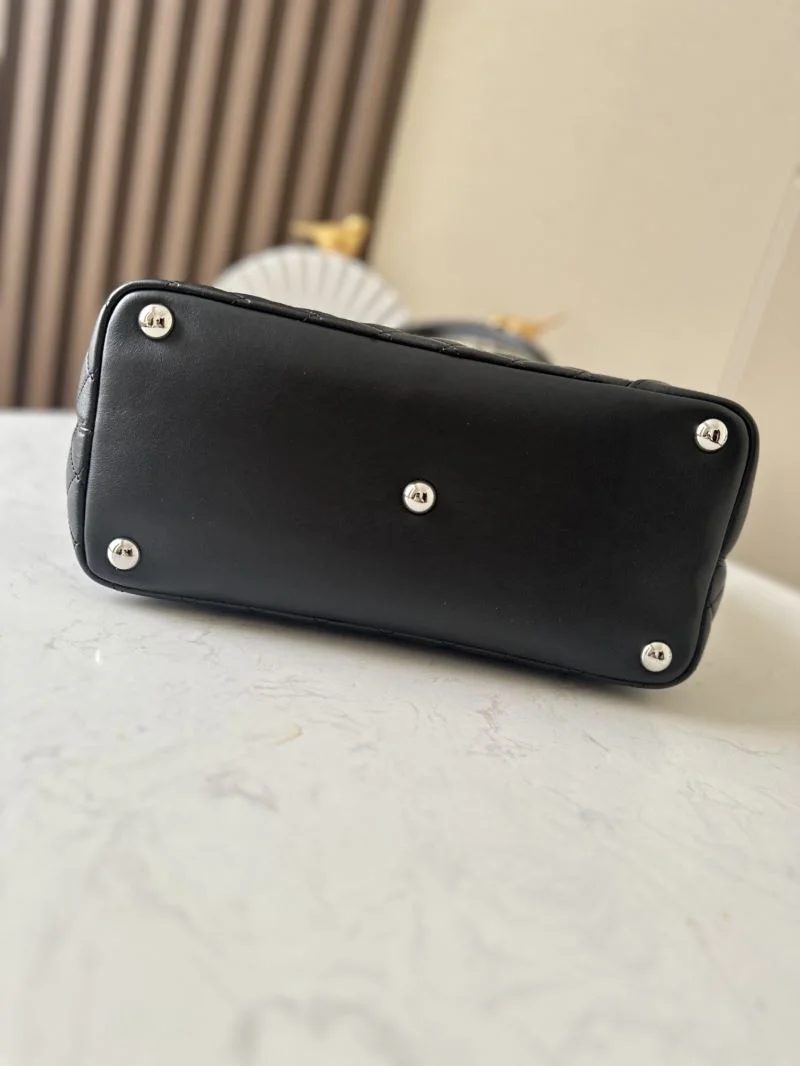 Exact replica Chanel Shopping Bags