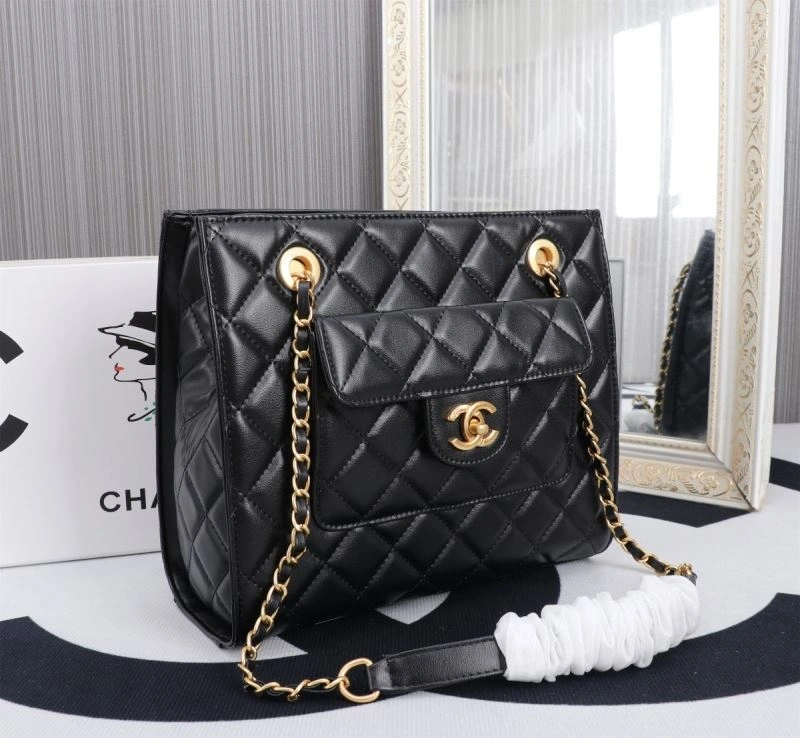 Low-cost Chanel Shopping Bags