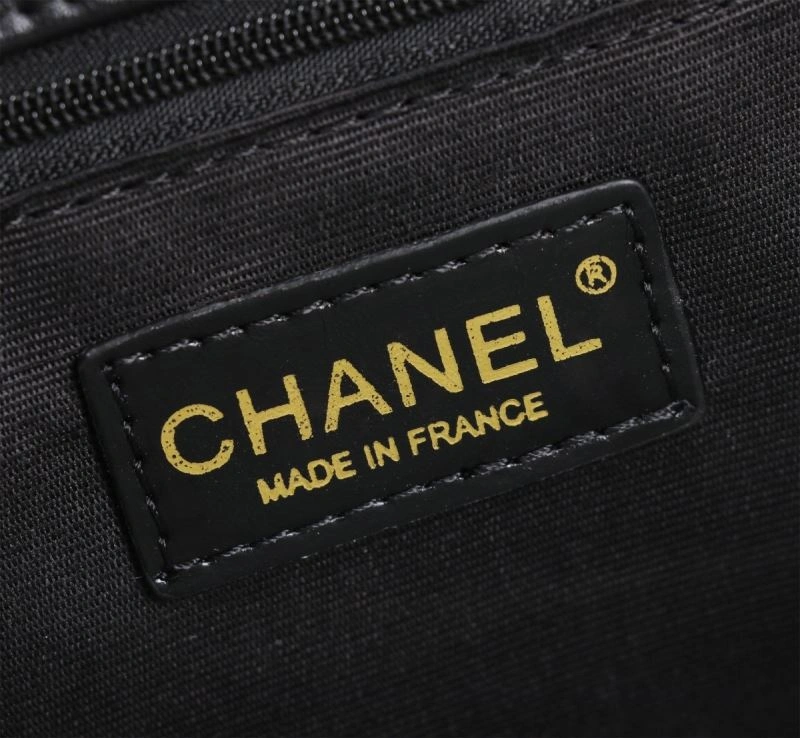 Low-cost Chanel Shopping Bags