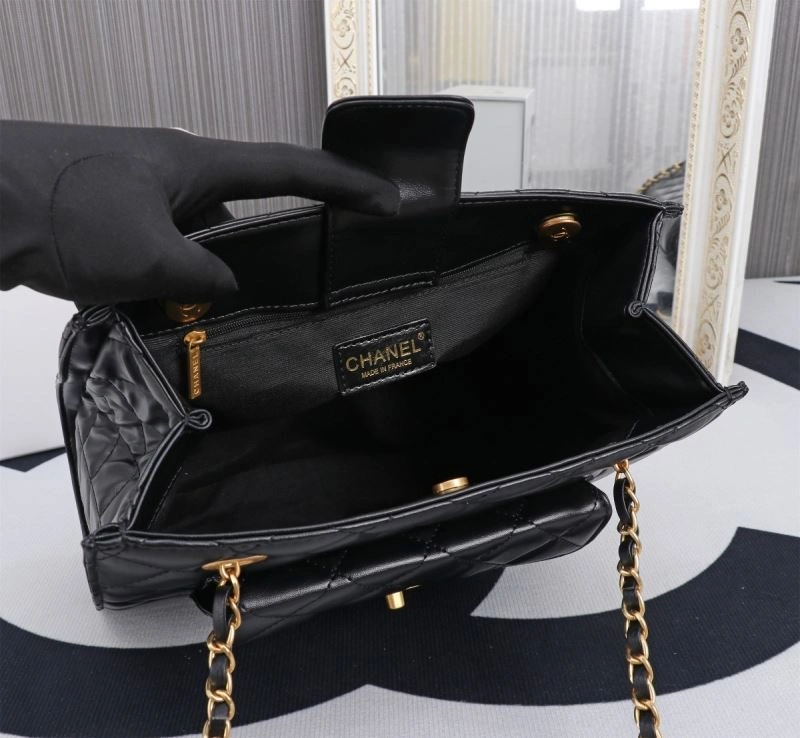 Low-cost Chanel Shopping Bags