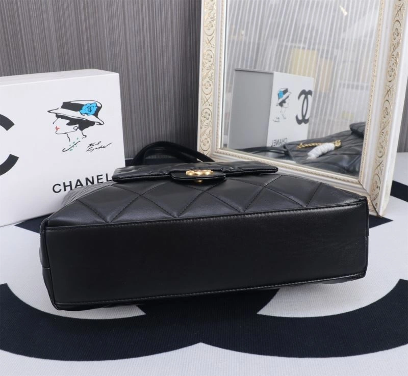 Top match Chanel Shopping Bags
