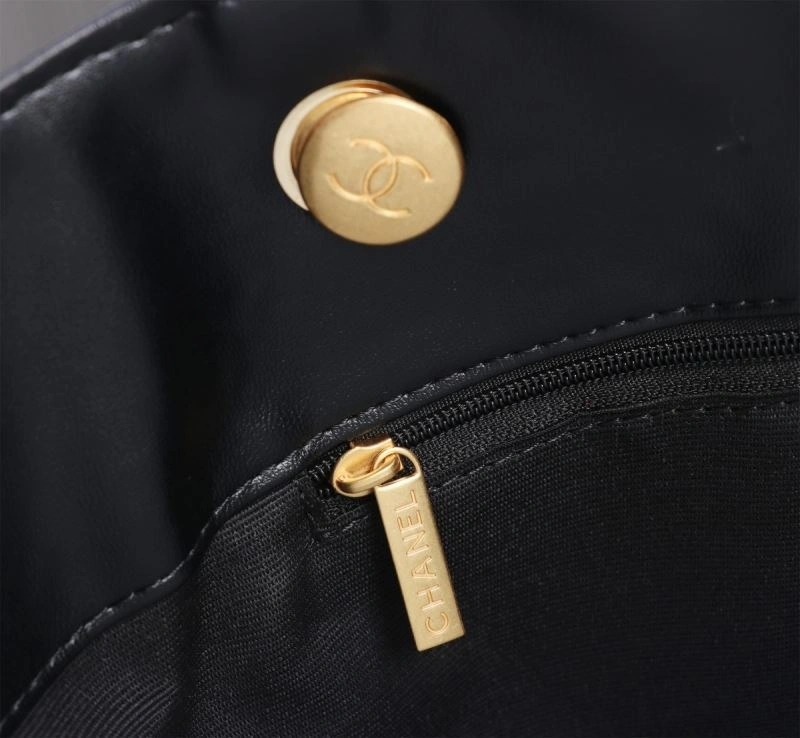 Top match Chanel Shopping Bags