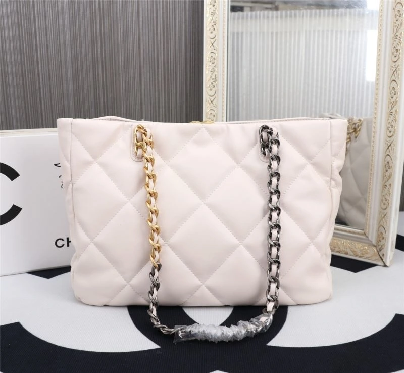 Top match Chanel Shopping Bags