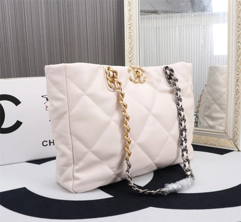 Top match Chanel Shopping Bags