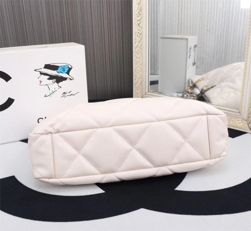 Top match Chanel Shopping Bags
