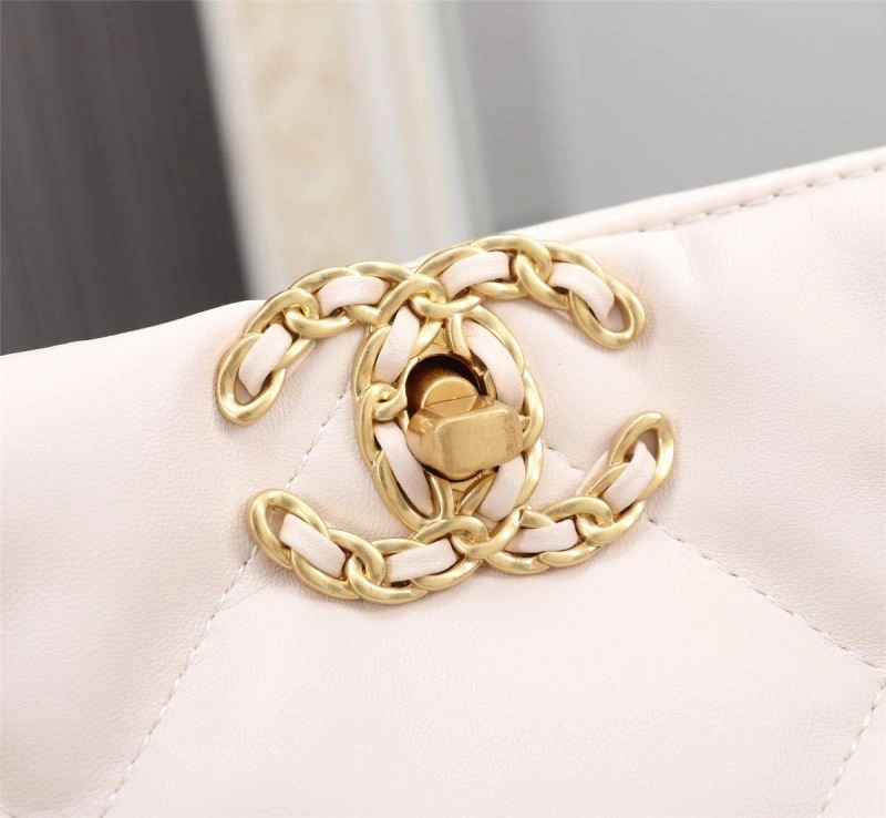 Top match Chanel Shopping Bags