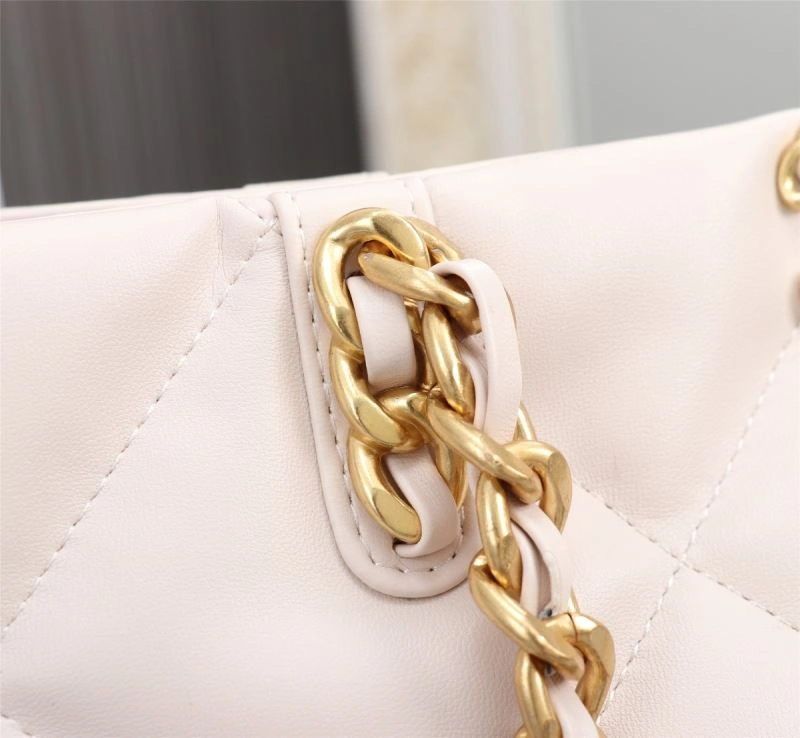Top match Chanel Shopping Bags