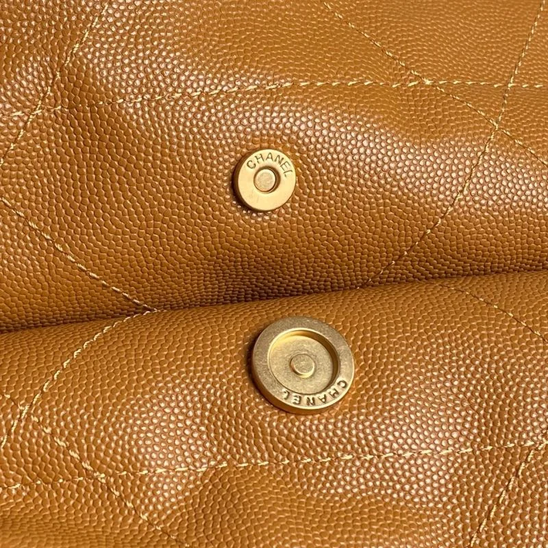 Top match Chanel Shopping Bags